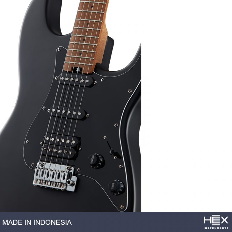 Hex E300 S/BK Black Stratocaster Electric Guitar with Deluxe Bag