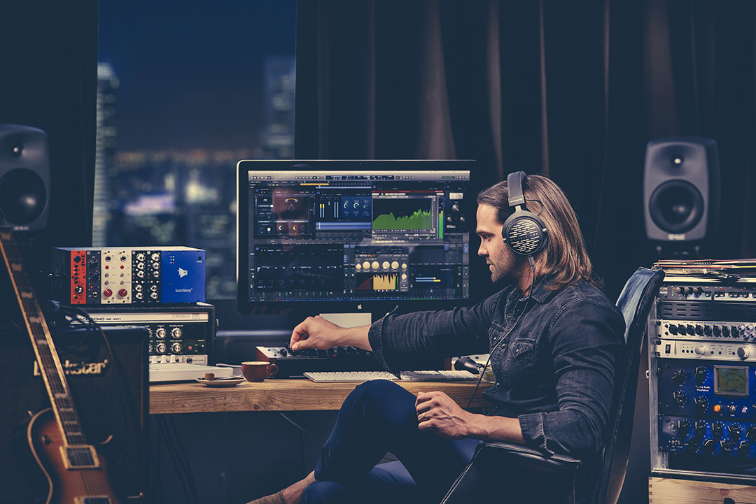 Buying a professional studio headphone? Here are the things you need to ...